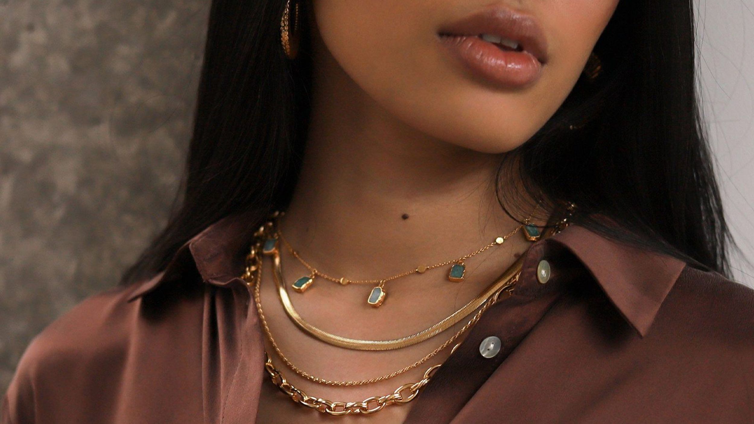 The 7 Most Popular Minimalist Jewelry Brands: Simplicity and Elegance ...
